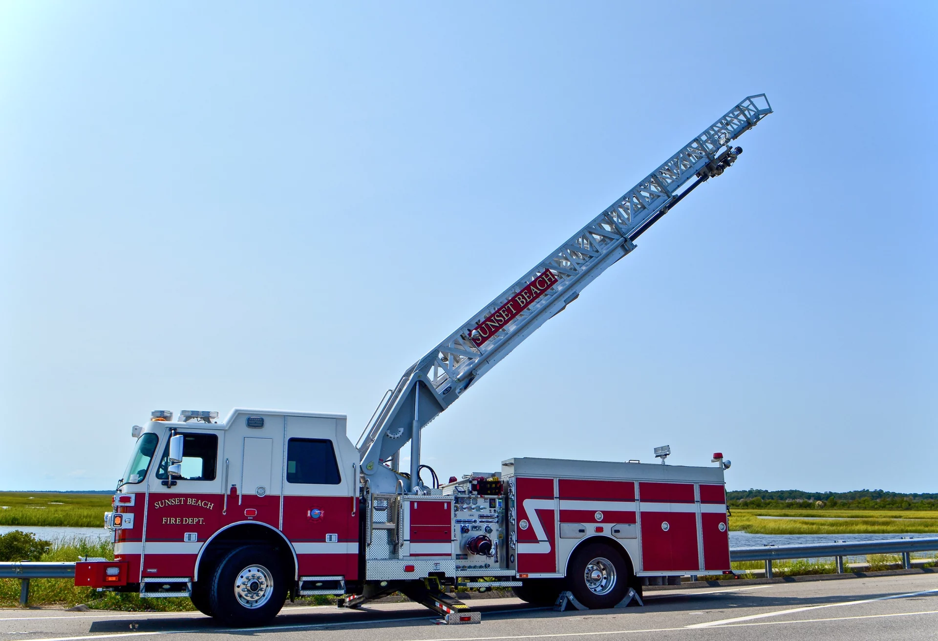 SL 75 Aerial Ladder - Sutphen Fire Trucks
