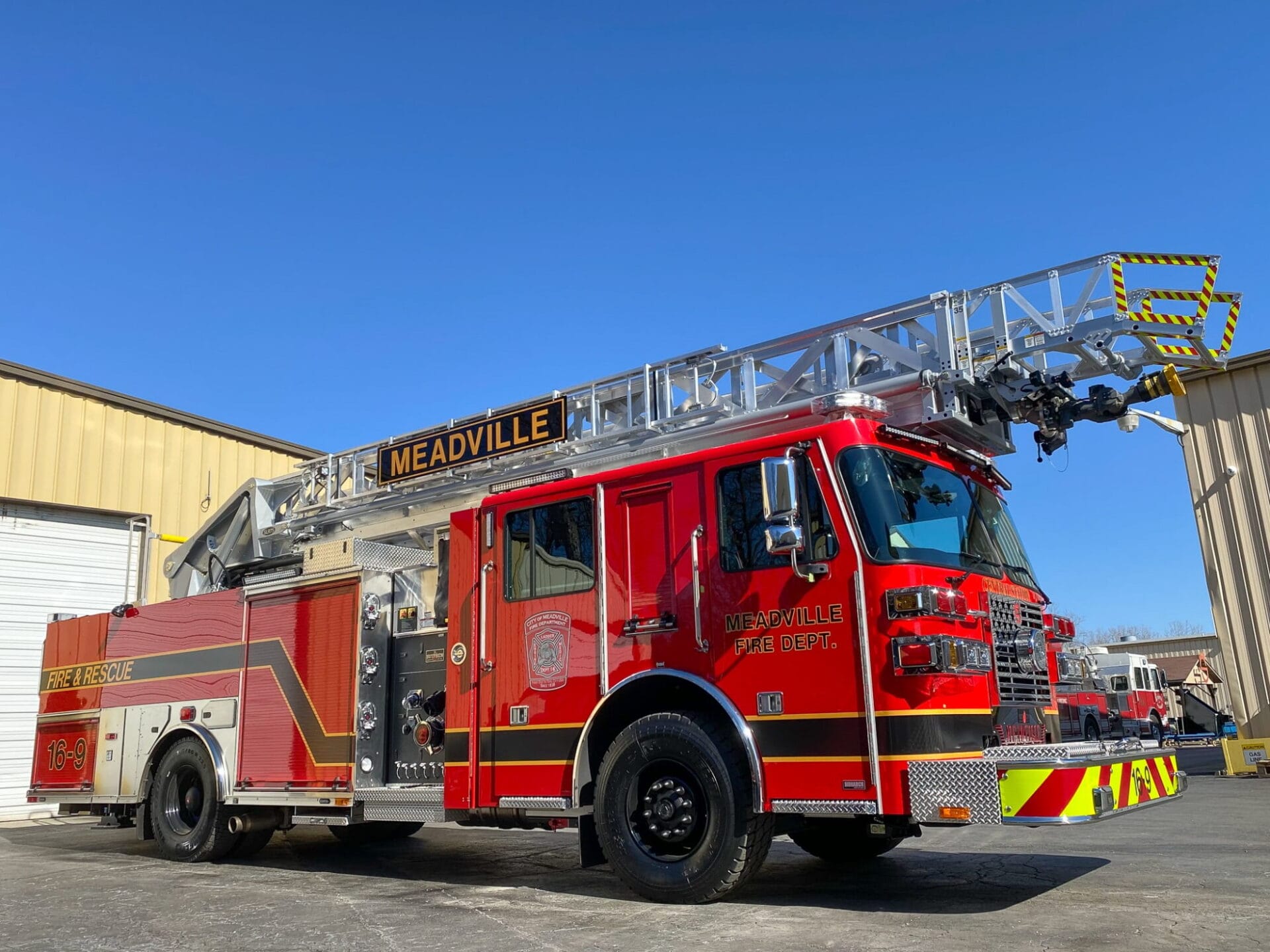 SLR 75 - Meadville Fire Department, PA - Sutphen Fire Trucks