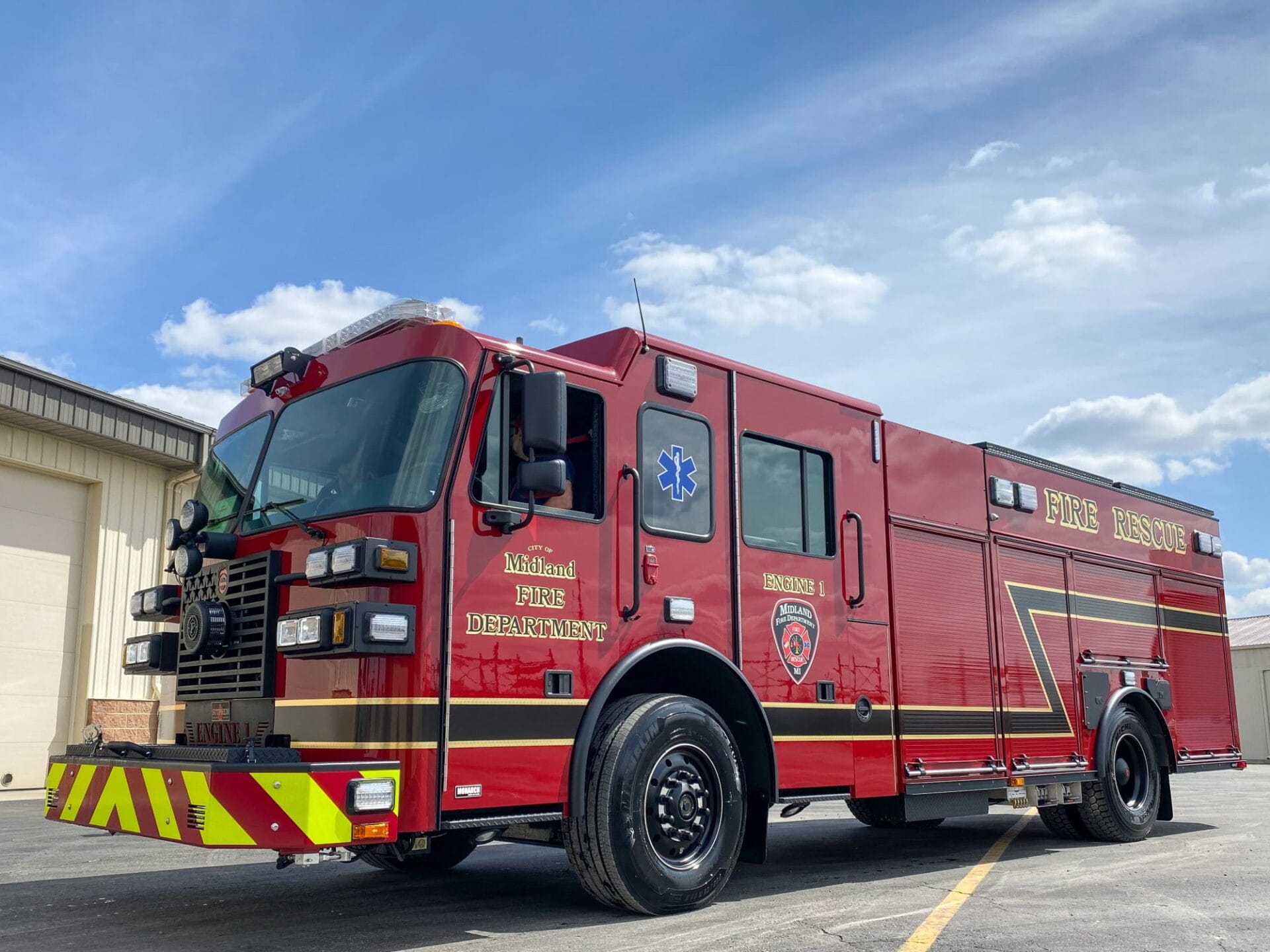 Custom Pumper - Midland Fire Department, MI - Sutphen Fire Trucks